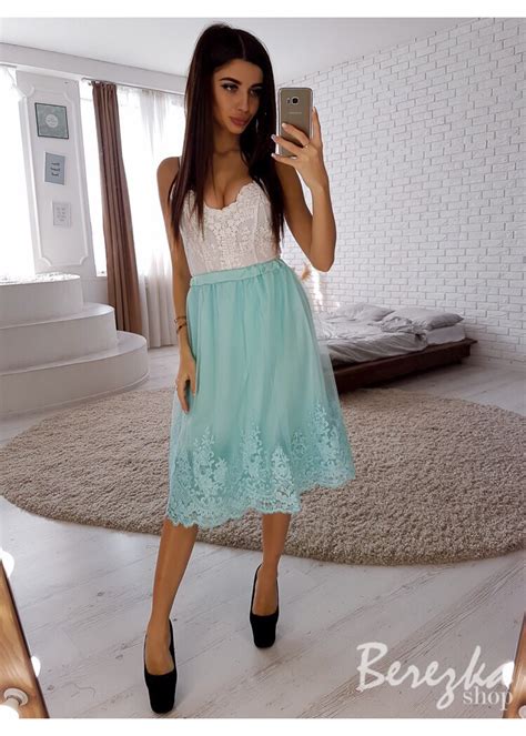 Спідниця міді