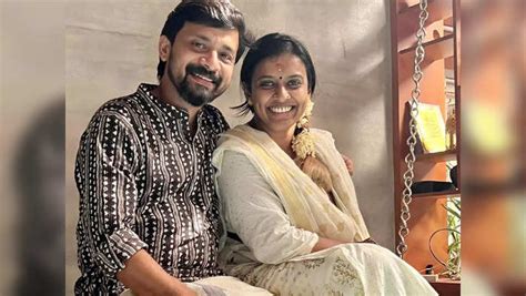Sithara Krishnakumar And Sajeesh Wedding Storyവിവാഹം ആലോചിച്ചു തുടങ്ങിയപ്പോൾ ആദ്യം മനസ്സി