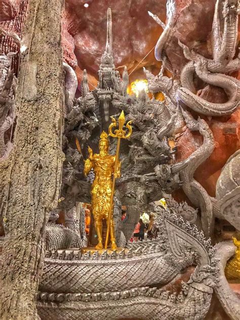 วัดมณีวงศ์ เมืองบาดาลแห่งนครนายก ชมถ้ำพญานาควิจิตรงดงาม