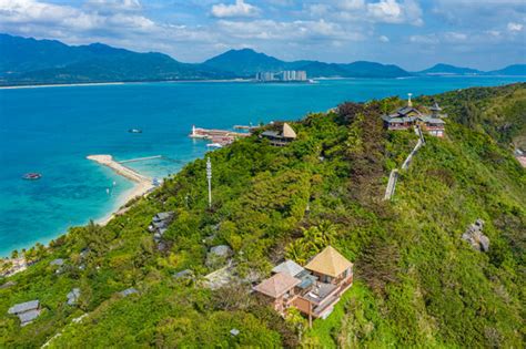 航拍海南分界洲岛崖壁民宿房间海洋海岛自然风景摄影汇图网