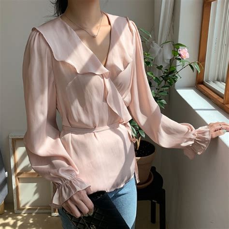 케이클럽 자체제작 봄🌷 레이밍 프릴 랩 블라우스