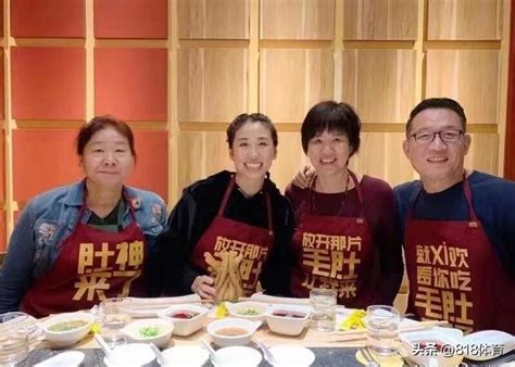 郎平个人资料简介郎平与71岁教授老公美国养老一家3口住洛杉矶别墅出行坐头等舱 人物集