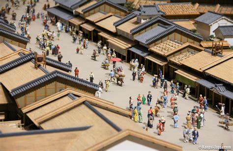 Edo Tokyo Guide Group Tokyo Imperial Palace Historical Small Group