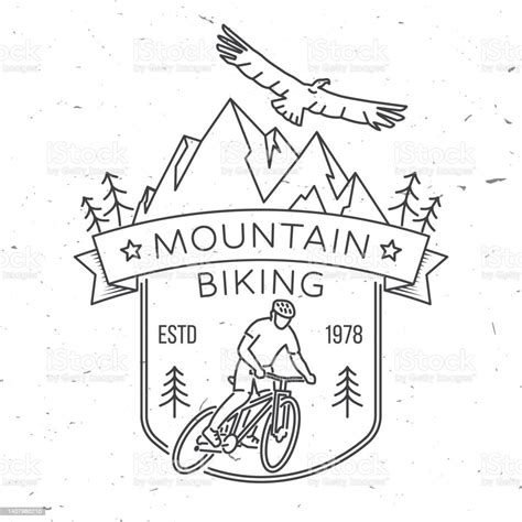 내리막 산악 자전거 벡터 일러스트레이션 셔츠 또는 로고 인쇄 우표 또는 티에 대한 개념 자전거를 타는 남자와 산악 실루엣을 사용한 빈티지 라인 아트 디자인 익스트림 스포츠