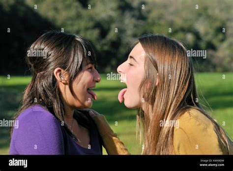 Women Kissing Women Tongue Kissing Video Footage Auorn