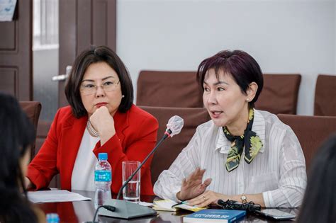 Бизнес эрхлэгч эмэгтэйчүүдийг дэмжихэд хамтарч ажиллах талаар ярилцлаа