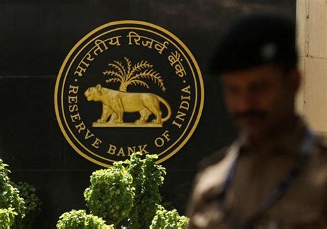 Indias Central Bank Seen Cutting Rates For First Time Since May 2020