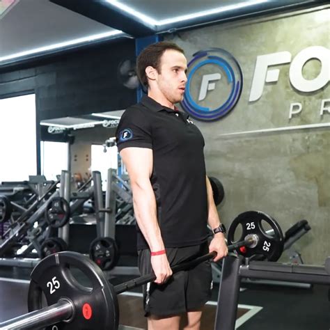 Curl De Bíceps En Polea Unilateral Focus Centro De Entrenamiento