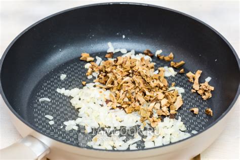 Тефтели в сливочно-грибном соусе — рецепт с фото пошагово