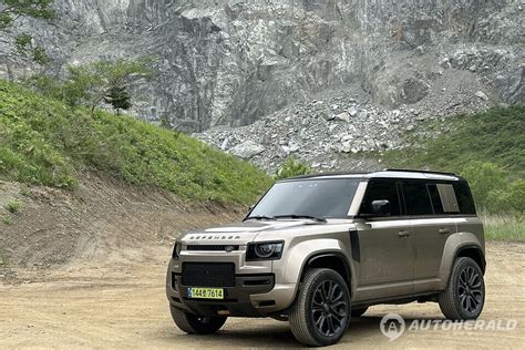 시승기 랜드로버 디펜더 옥타 세상 어디든 버튼을 누르는 순간 돌변