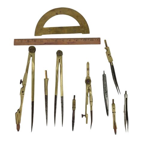 Boîte Anciens Compas En Laiton Début 20ième Siècle Label Emmaüs