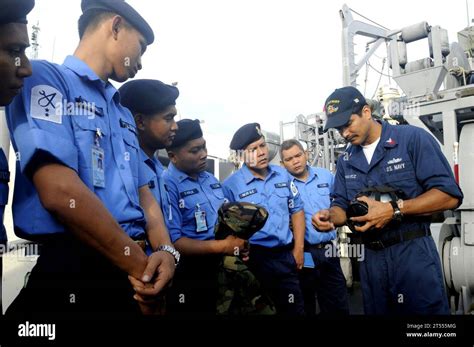 Foreign Joint Operation Mcu 2p Gas Mask Mine Countermeasures Ship