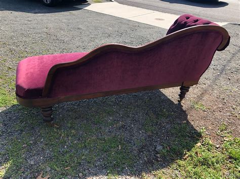 Romantic Antique Purple Velvet Victorian Fainting Couch Chaise Longue