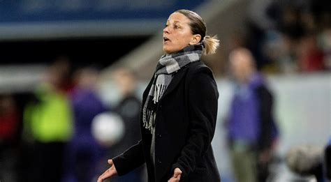 Grings wants Switzerland to be 'very aggressive'