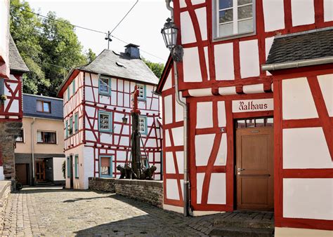 Monreal Michael Usadel