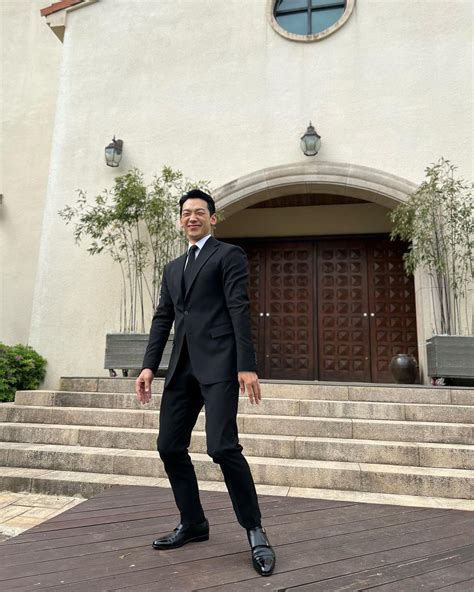 김태희♥ 비 본업 중 슈트 입고 뽐낸 완벽 피지컬