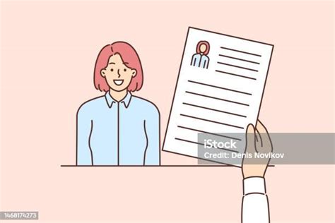 채용 담당자의 손에 회사에서 공석을 신청하는 여성의 이력서 개념에 대한 스톡 벡터 아트 및 기타 이미지 개념 객실 있음 검색 Istock