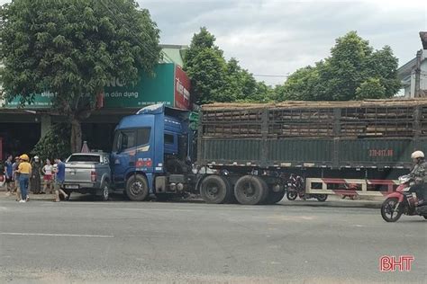 Tông xe liên hoàn một người bị gãy chân Báo Hà Tĩnh