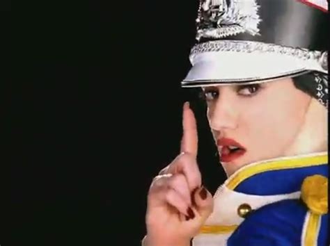 Hollaback Girl Music Video Gwen Stefani Image Fanpop