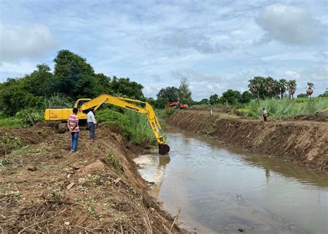 ကျောက်ဆည်မြို့၌ ကွမ်းဆေးမြောင်းမကြီးမှ သဲနုန်းများတူးဖော်ပေးခြင်းကြောင့် သီးနှံမျိုးစုံ ၈၀၀၀