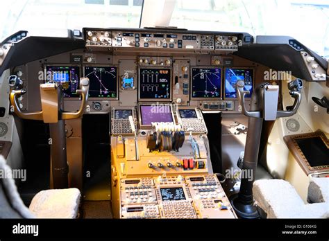 B747 800 Cockpit