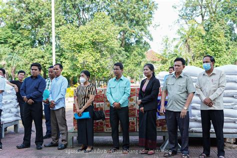 ឯកឧត្តម សុខ លូ អញ្ជើញប្រគល់អំណោយជូនដល់រដ្ឋបាលក្រុង ស្រុកទាំង១៤ក្នុងខេត្តបាត់ដំបង