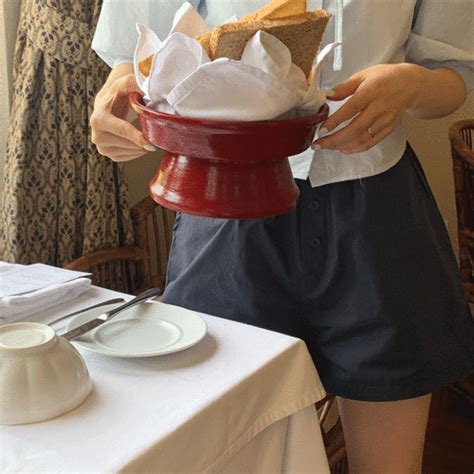 파인땡큐 콜드버튼반바지 4color 데일리룩 오피스룩 러블리 키작녀 밴딩팬츠 꾸안꾸 원마일웨어 편한코디 집앞룩 여자데일리룩 일상코디