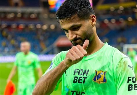 محمد محبی و یادگیری سریع زبان روسی طرفداری