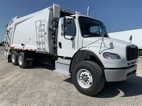 2024 FREIGHTLINER M2 106 MCNEILUS SPLIT REAR LOADER Amtruck Limited