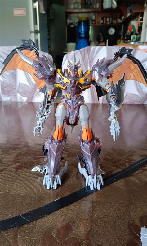 Hasbro Voyager Class Upscaled Predaking Transformers Prime Beast