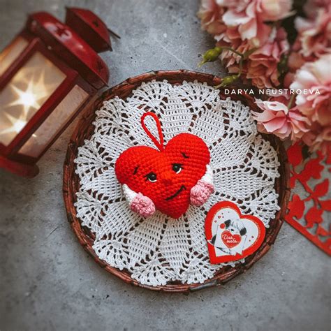 Валентинка амигуруми Pdf схемы и описания для вязания игрушек крючком Автор Дарья Неустроева