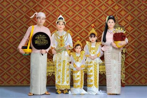 ကျောက်ဆည်မြို့ ရွှေဆင်မင်း ရွှေချည်ထိုးလုပ်ငန်း