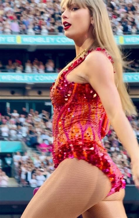 Taylor Swift Sexy Taylor Swift Sexy S Tenor