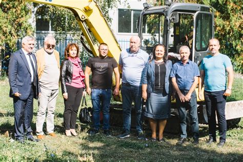 Стартира проектът за цялостна реконструкция на централния площад в Зверино снимки