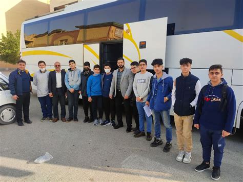 حضور دانش آموزان برگزیده دبیرستان در کارگاه های آموزشی مرحله نهایی