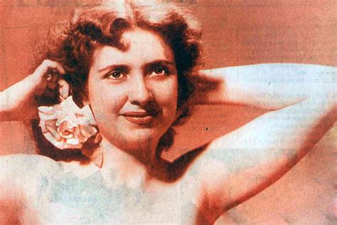 La Cantante Lírica Que Se Ganó La Vida Como Astróloga Se Casó Con Un