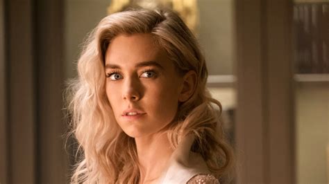 Dont Expect Fantastic Fours Sue Storm To Be Sexy Giant Freakin Robot