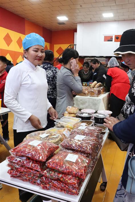 УИХ ын гишүүн Ц Идэрбат Дадал сумын Намрын баяр т оролцлоо