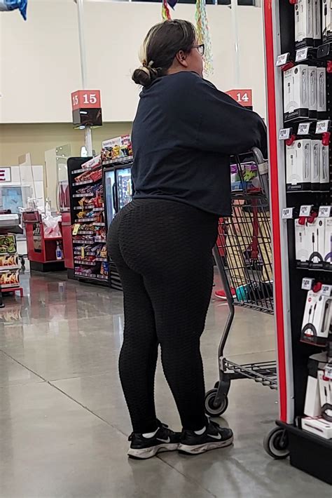 Cubby Sees Camera And Likes It Big Ass Vpl Spandex Leggings And Yoga