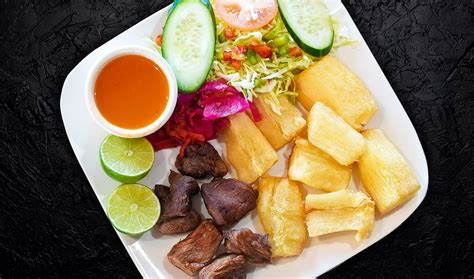 Yuca Con Chicharron Salvadorena