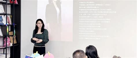 周泰动态｜邱琳律师应邀在中欧深圳校友会系列活动中解读《新公司法时代下的进与退》邱琳校友会周泰新浪新闻