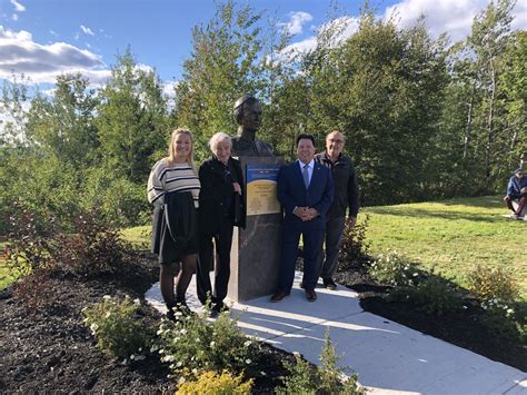 Une Place En Hommage à Mgr Labrie Le Manic