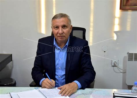 НОВОГОДИШНА ЧЕСТИТКА ОД ГРАДОНАЧАЛНИКОТ НА ОПШТИНА КОЧАНИ ЉУПЧО ПАПАЗОВ Комарец