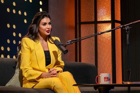 ياسمين صبري وأشقاؤها يتنزهون على اليخت في ألبوم ذكريات والدها مجلة هي