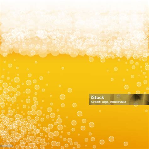 맥주 배경 크래프트 라거 스플래시 옥토버페스트 폼 골든 배너 레이아웃 현실적인 거품과 에일의 빛나는 파인트 파브를 위한 시원한 액체 음료 옥토버페스트 폼용 오렌지 컵 10