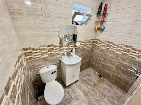 Обзаведена къща с 3 спални и голям двор гр Хасково кв Промишлена зона Юг