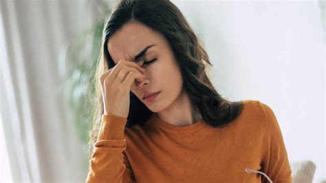 13 Behaviors Of People With Commitment Issues Yourtango