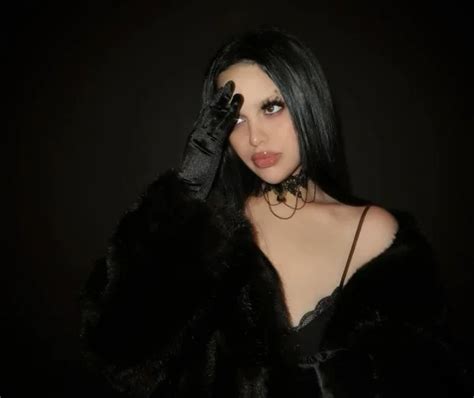 Who Is Floyymenor Rising Musical Artist From Chile Age Instagram Wiki