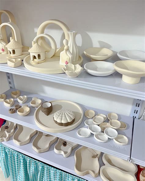 زهراسپهر آموزش و فروش سنگ مصنوعی شیپ عکاسی دکوری‎ ‎ست زرشکی شیری 😍🤌🏻🤍 ️ من مردم برای قشنگی