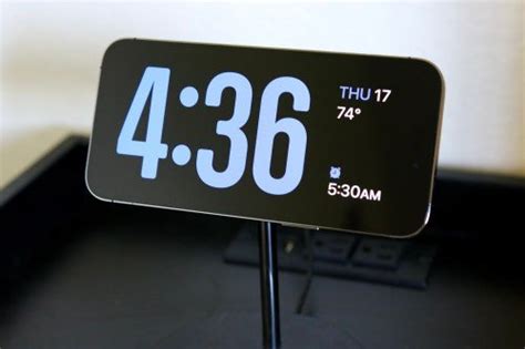 iOS how to use StandBy mode on your iPhone Digital Trends Actusduweb L actualité du